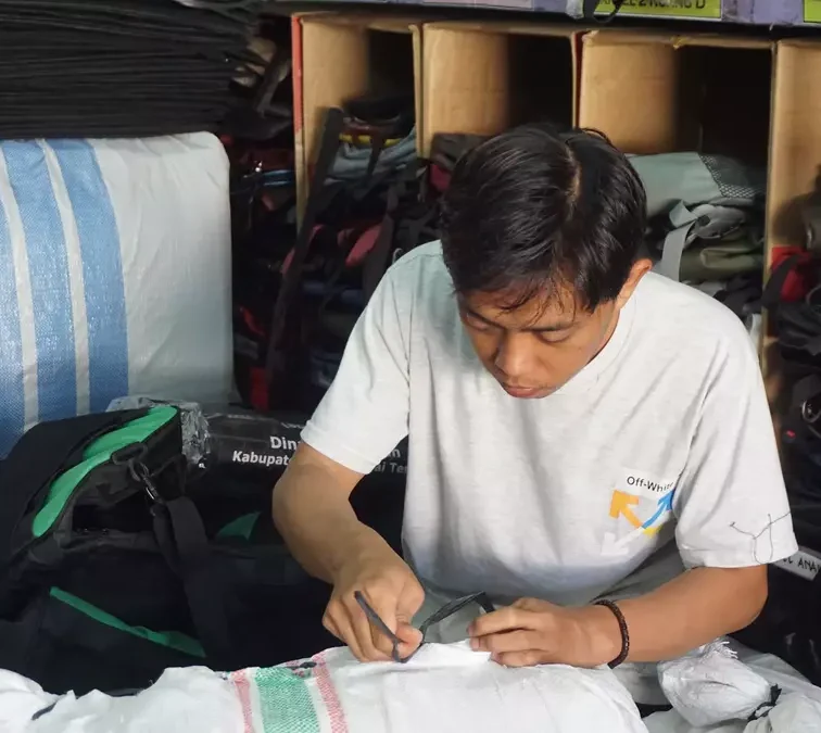 Sentra Pabrik Tas Indonesia – Pabrik Spesialis Pembuatan Tas Seminar & ATK